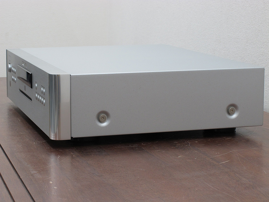 ローテル ROTEL RCD-1520 CDプレーヤー @37625 / 中古オーディオ ローテル ROTEL RCD-1520 CDプレーヤー @37625 / 中古オーディオ